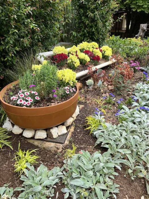 Explore Our Place - Sani Window Bed & Breakfast